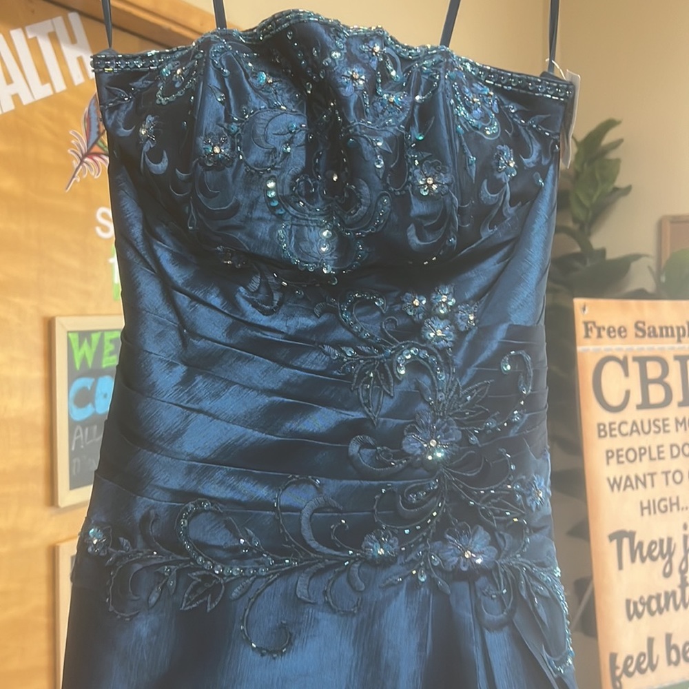 Boutique | Iridescent Prom/Evening/Pageant/Quinceaner… - Gem